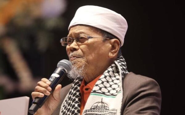 Ahmad Awang keluar IJN selepas jalani pembedahan - Harapan Daily